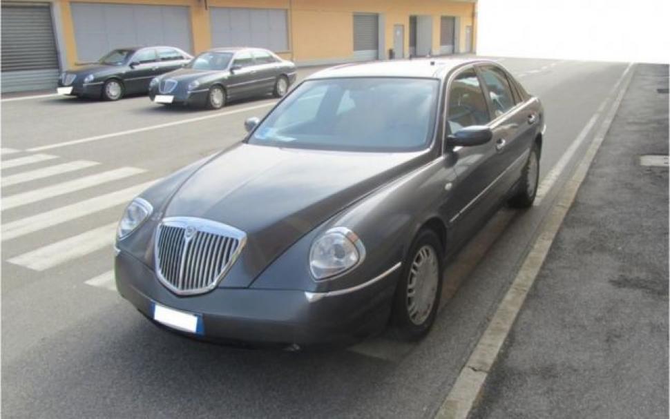 Guvernul din Italia a scos la vânzare 150 de autoturisme de serviciu pe ...